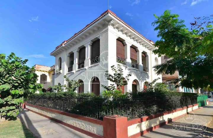 Charming Neocolonial House In The Heart Of Havana - Havana