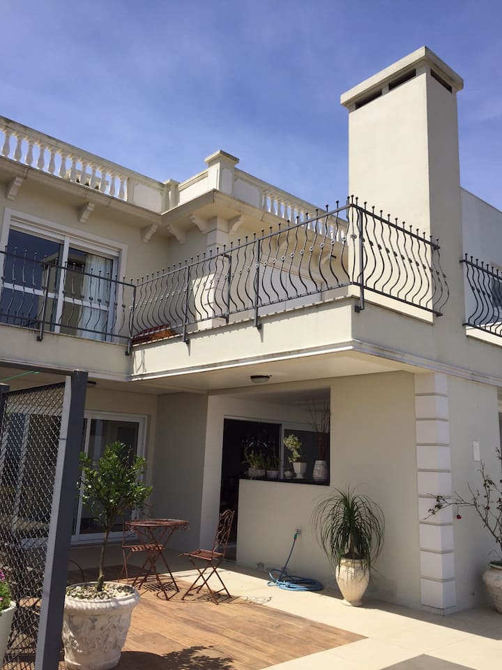 Casa 4 Suites - Espetacular - Porto Alegre