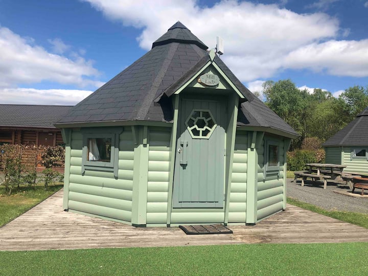 The Hobbit Hut @ Eden, Fire Pit & Views - Ayrshire
