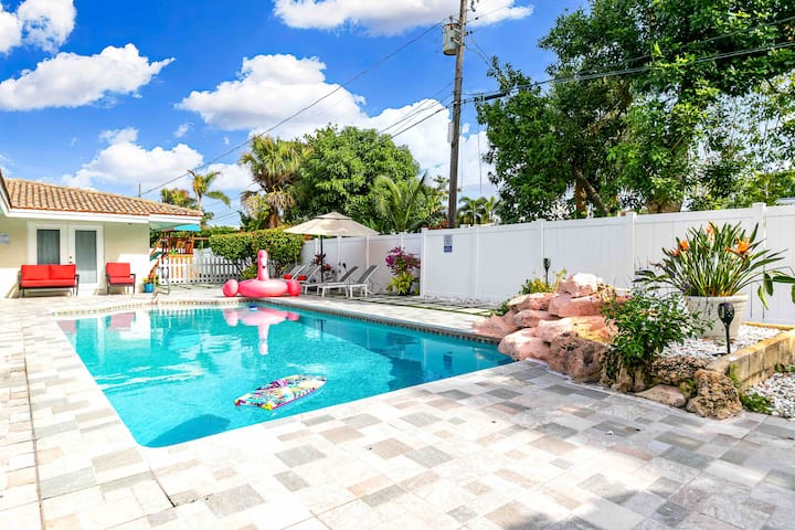 Spacious 4br 2.5ba Family Retreat, Pool,near Beach - Pompano Beach, FL