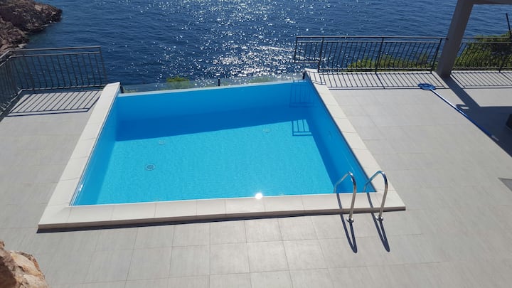Amazing Apartment On Beach+huge Terrace+pool - Horvátország