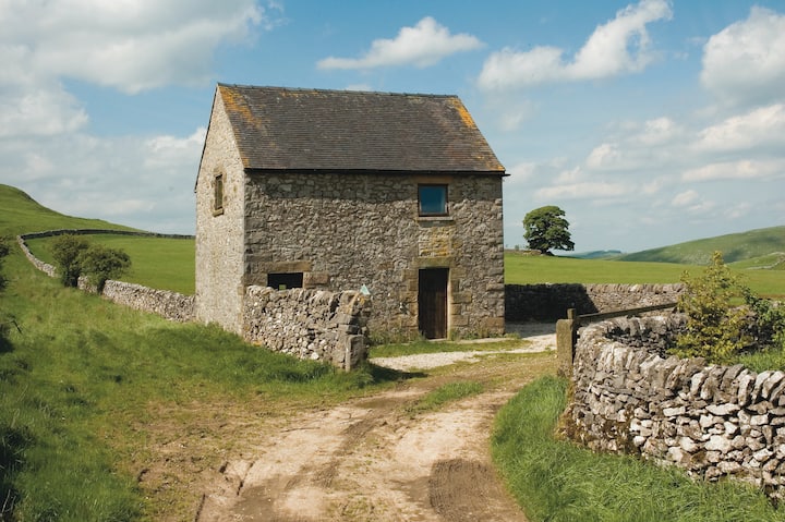 Peak District Camping Barn with unrivalled views - Barns for Rent in ...