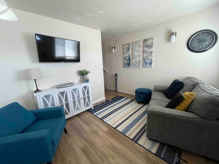 Trailer Parking, King Bed, Great For Guests/pets! - Medford, OR