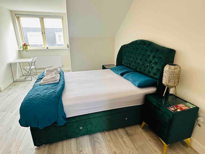 Spacious Ensuite Room  In Dublin - Celbridge