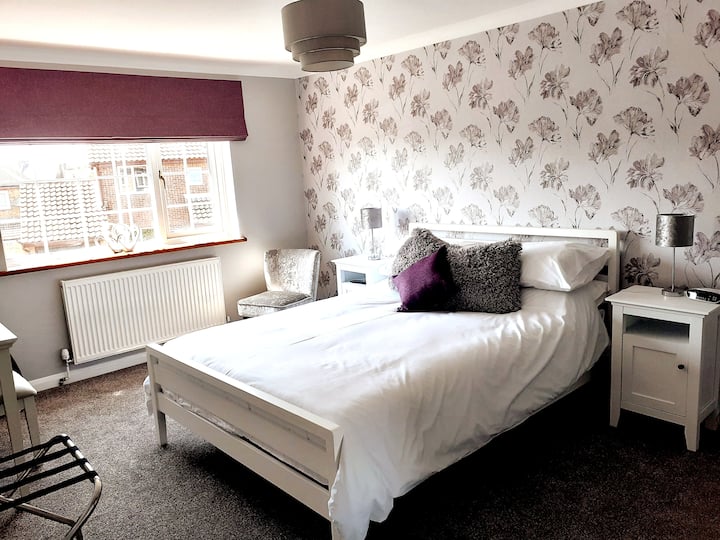 Comfortable And Convenient, Town Centre Location. - Deal