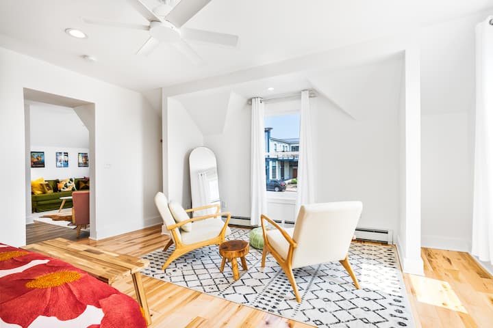 The Eclectic Apartment On Broad Street - Bayfield, WI