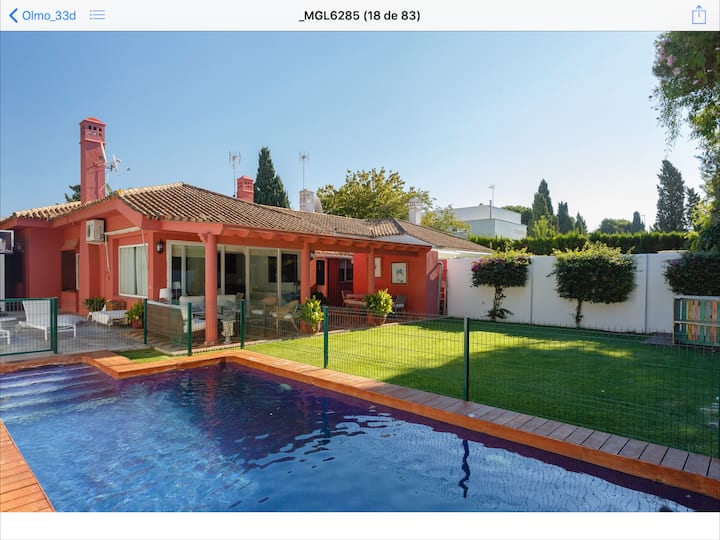 Maravilloso Chalet Con Piscina En Vista Hermosa. - Cádiz