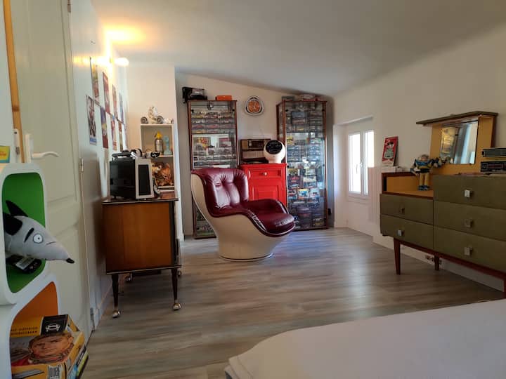 Chambre Privée Vintage, Garage Motos, Chez Titi - Collobrières