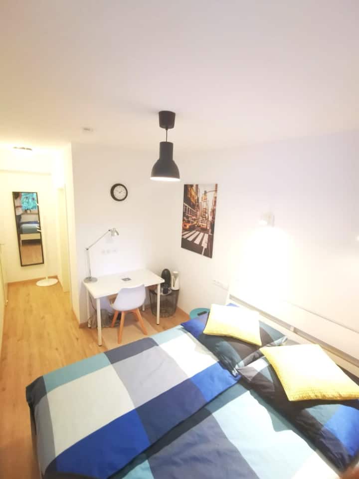 #Stayhereinstuttgart Room 4 - "New York" - Stuttgart