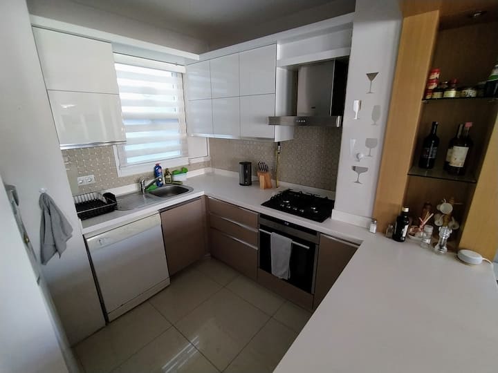 Renovated Apartment One Minute From The Sea - Izmir