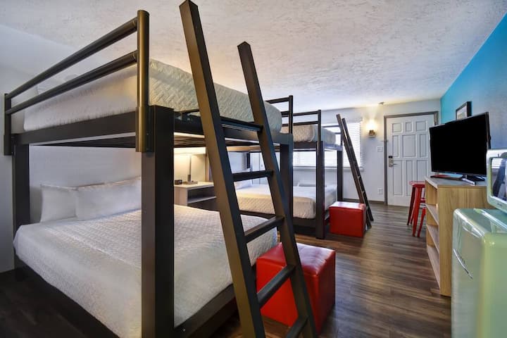 Exp Lodge Double Queen Bunk Beds-main St - Moab, UT