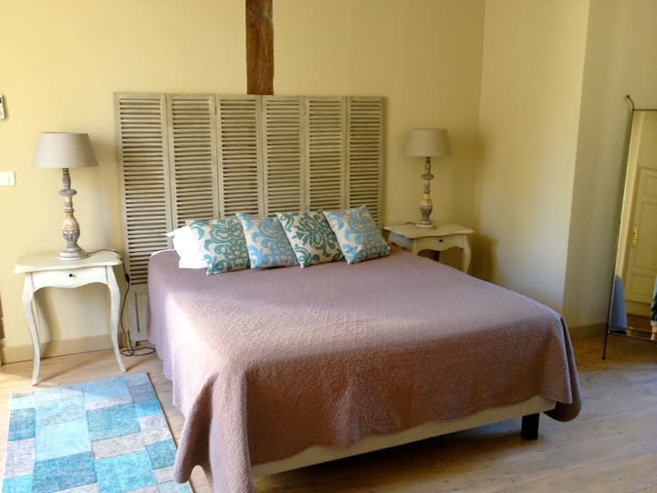 B&b De Charme, Château Du 17éme - Suite St Charles - Monflanquin