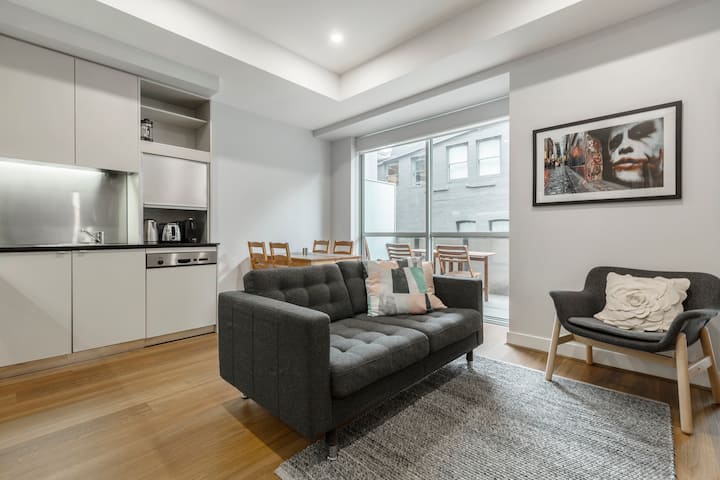 City Stay | Collins St | Balcony| Degrave Precinct - Melbourne