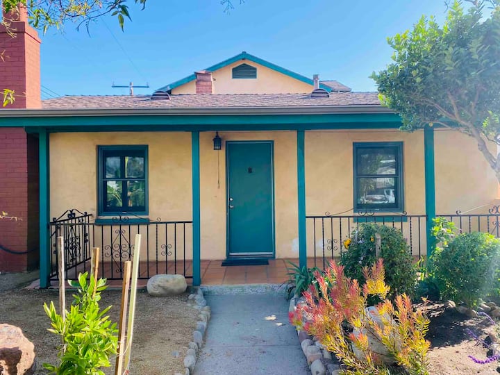 Mid-long Term Fully Furnished 2-bedroom Rental - Santa Bárbara, CA