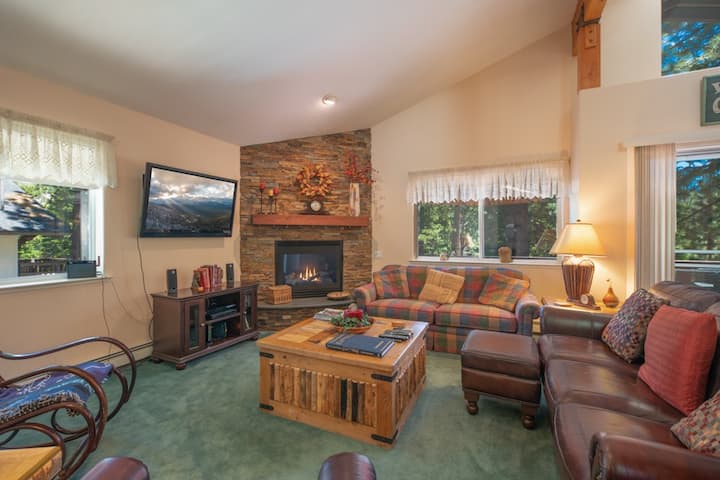 Mountain Retreat Close To Skiing And Lake Tahoe - Incline Village