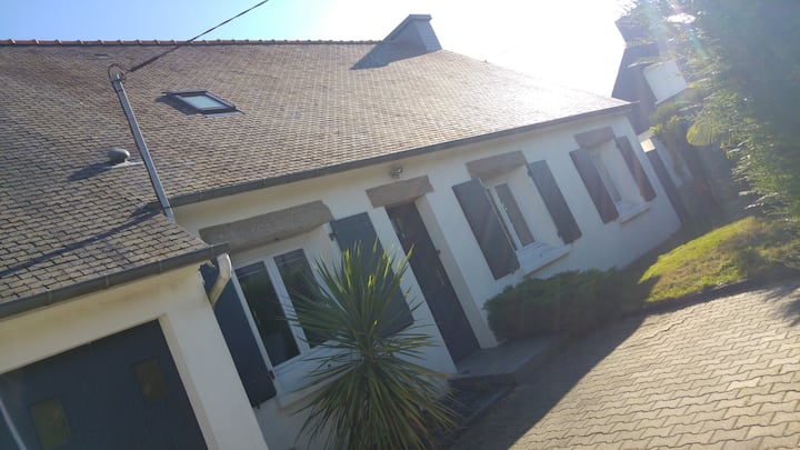 Maison Familiale Chaleureuse, Calme Et Centrale - Séné