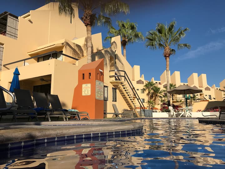 Poolside Condo, Ground Level, Short Walk To Beach - San José del Cabo
