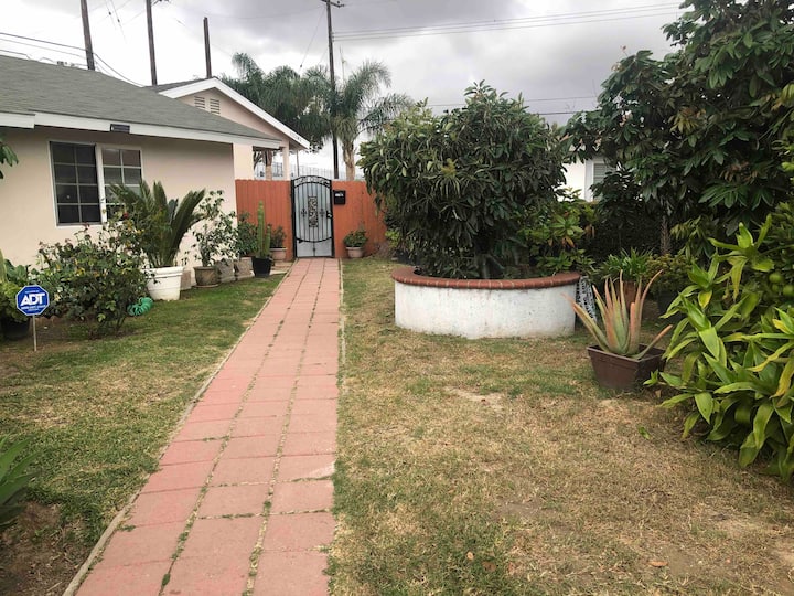 Happy Beautiful Private Guesthouse ,Near Disney! - Garden Grove, CA