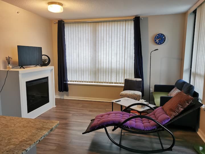 Charming Clean Coquitlam!
Shops+walmart+skytrain! - Coquitlam