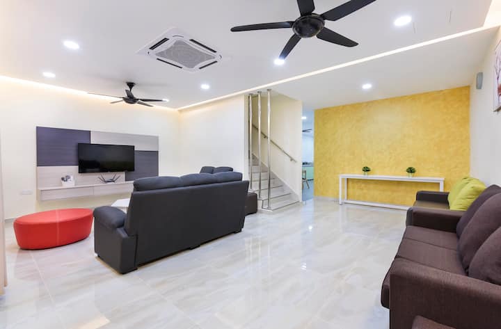 668homestaytmn Sentosa大丰 (17 Pax) Near Mid Valley - Johor Bahru