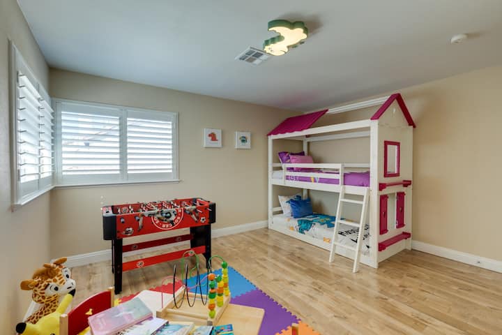 Kids Paradise 5 Miles From The Strip - Las Vegas, NV