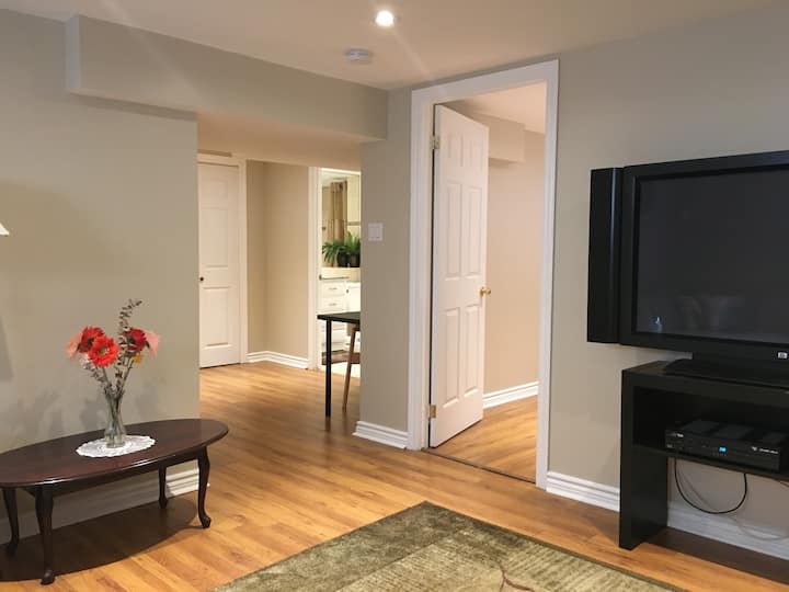 One Bedroom Apartment In A House. - Mississauga
