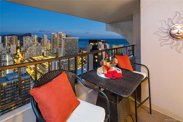 Diamond Head Ocean Views! Parking/wifi Included - Honolulu, HI