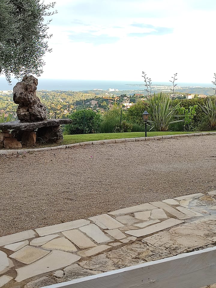 Studio Belle Terrasse, Vue Mer ,Parking Gratuit - Vence
