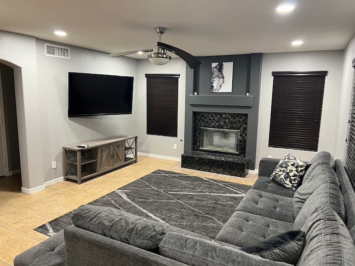 4bed Modern Home|pool-pingpong-foosball - Avondale, AZ