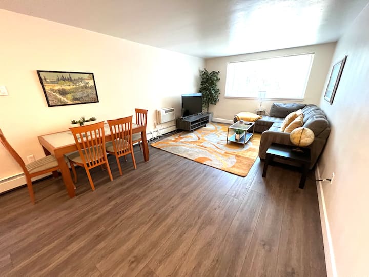 King Bed! Sit/stand Desk! Broadway Central Vii - Denver, CO