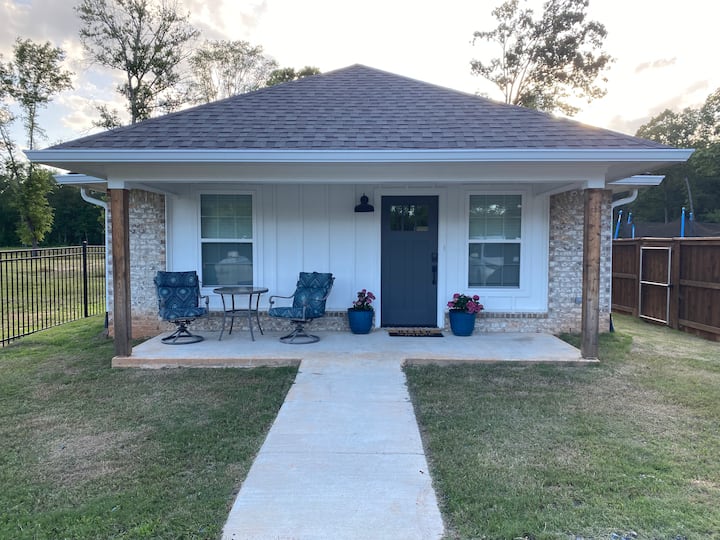 Adorable 1 Bedroom 1 Bath Guesthouse In Haughton - Lake Bistineau, LA