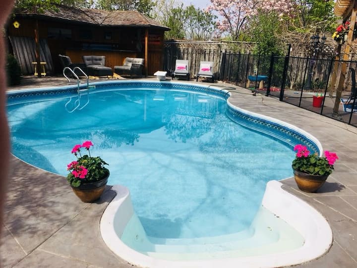 Oakville Luxury Retreat - Oakville