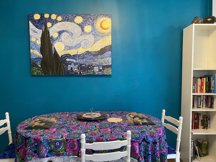 Downtown Main Floor Apartment, Free Wifi & Parking - Toronto