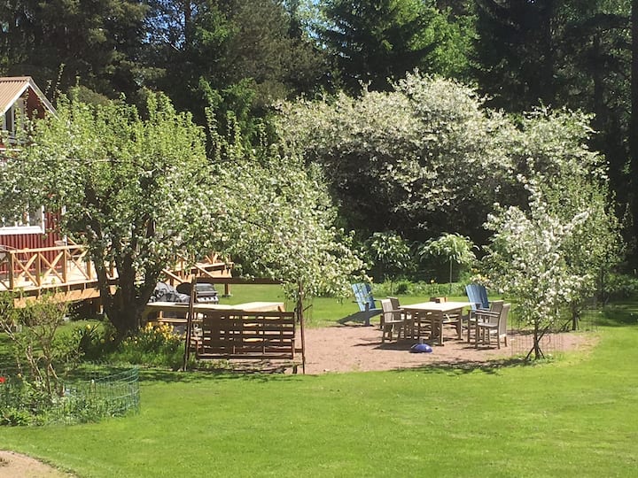 Orchard Cottage/log House For 2/on The Sea/hot Tub - Åland