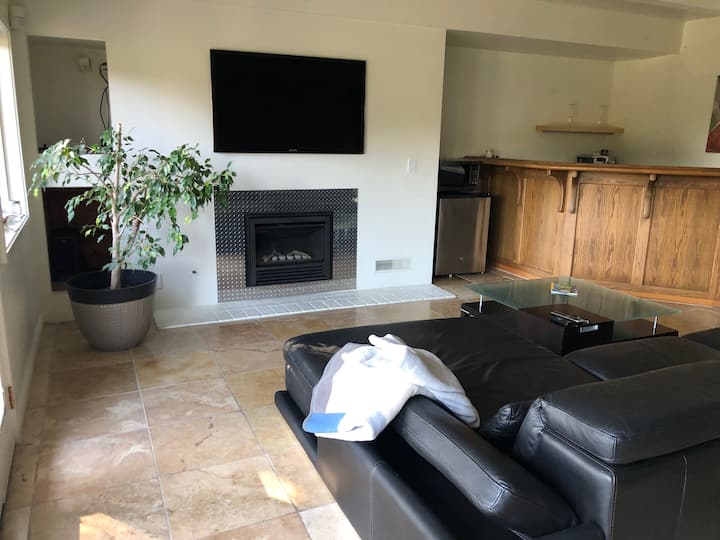 Cozy Apartment In Quiet Neighborhood - Santa Cruz, CA