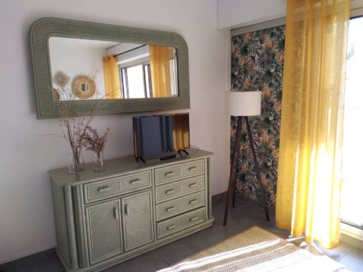 Bandol , Joli Studio Coquet Vue Mer - Saint-Cyr-sur-Mer