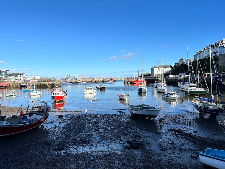 Character Cottage Moments From Brixham Harbour - Kingswear