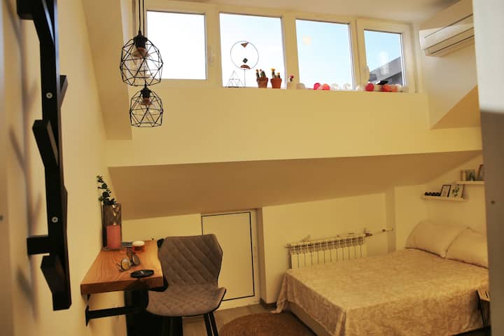Cosy And Bright Loft Studio In Sofia Downtown - Sofia