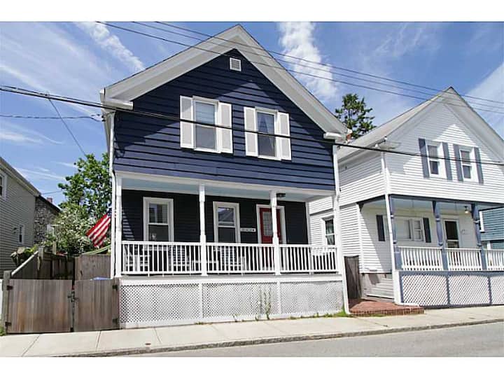 Nifty Newport Retreat - Rhode Island