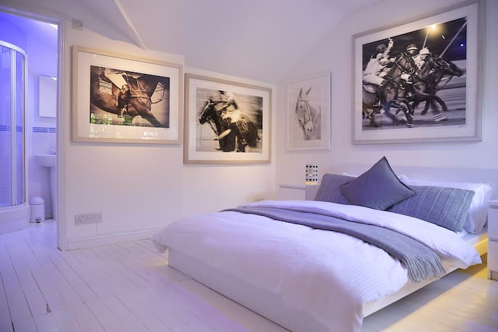 Designer Polo Themed Cottage With Fibre Wifi - Midhurst