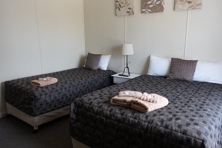 No 2 Sleeps 2: Gravity Lodge St Helens - Mtb Ready - Binalong Bay