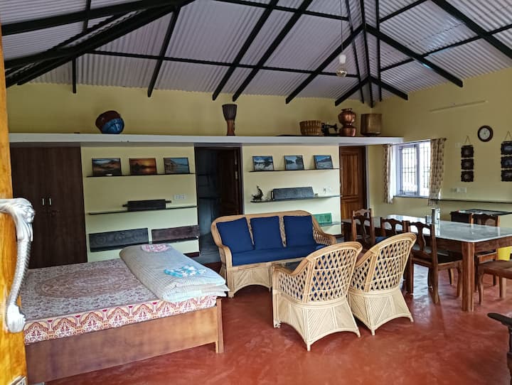 New Premium Cabin, Attached Bath With View. - Coonoor