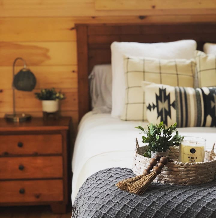 Cozy Cabin - Greenville, SC