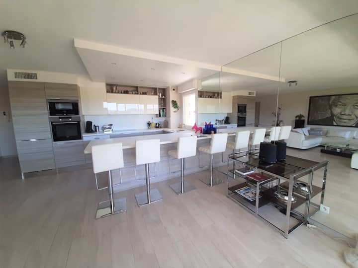 Le Cannet : Terrasse, Vue Mer, Piscine, Tennis, T3 - Le Cannet