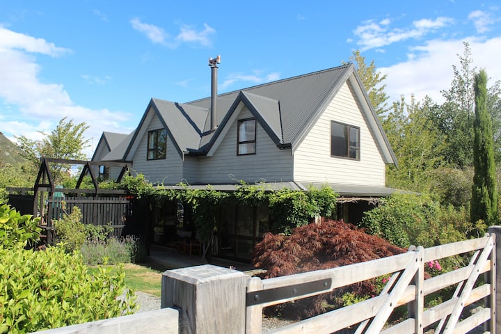 Wanaka Relax Family Holiday Home (Just Re-listed) - 瓦納卡