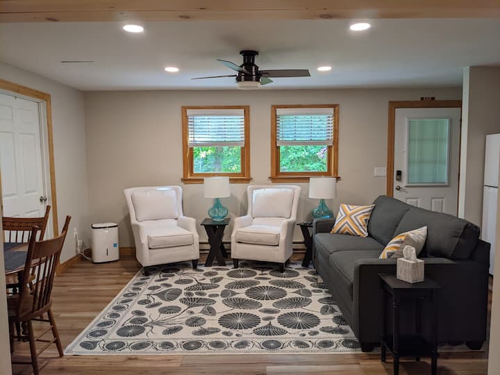 New-adorable Spacious "Garden Cape" Guest Suite - Ossipee, NH