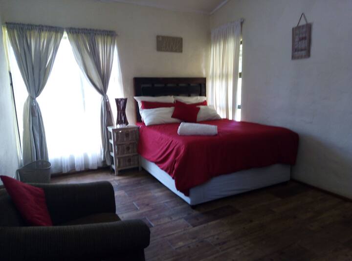 1 Bedroom Unit With Bathroom - Sabie