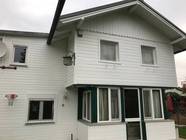 House In Vienna At Lake "Alte Donau" - Viena