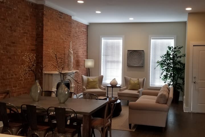 Elegant Town Home, Newark / Ironbound - Newark, NJ