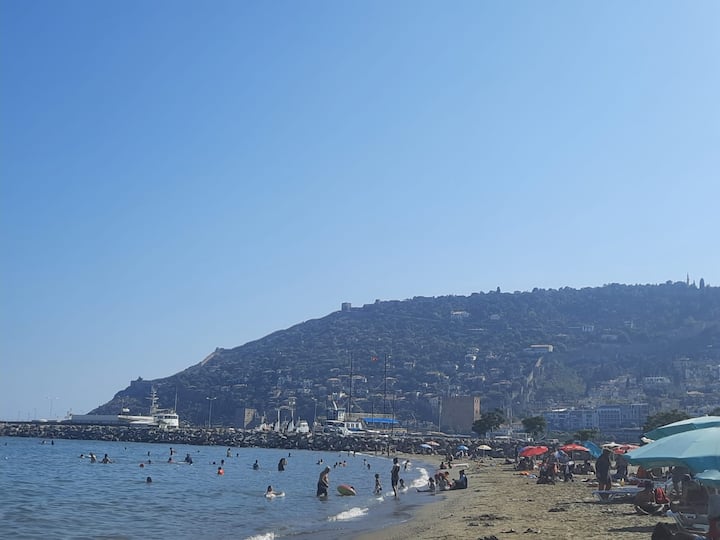Alanya Merkezde Plaja Yakın Daire - Alanya